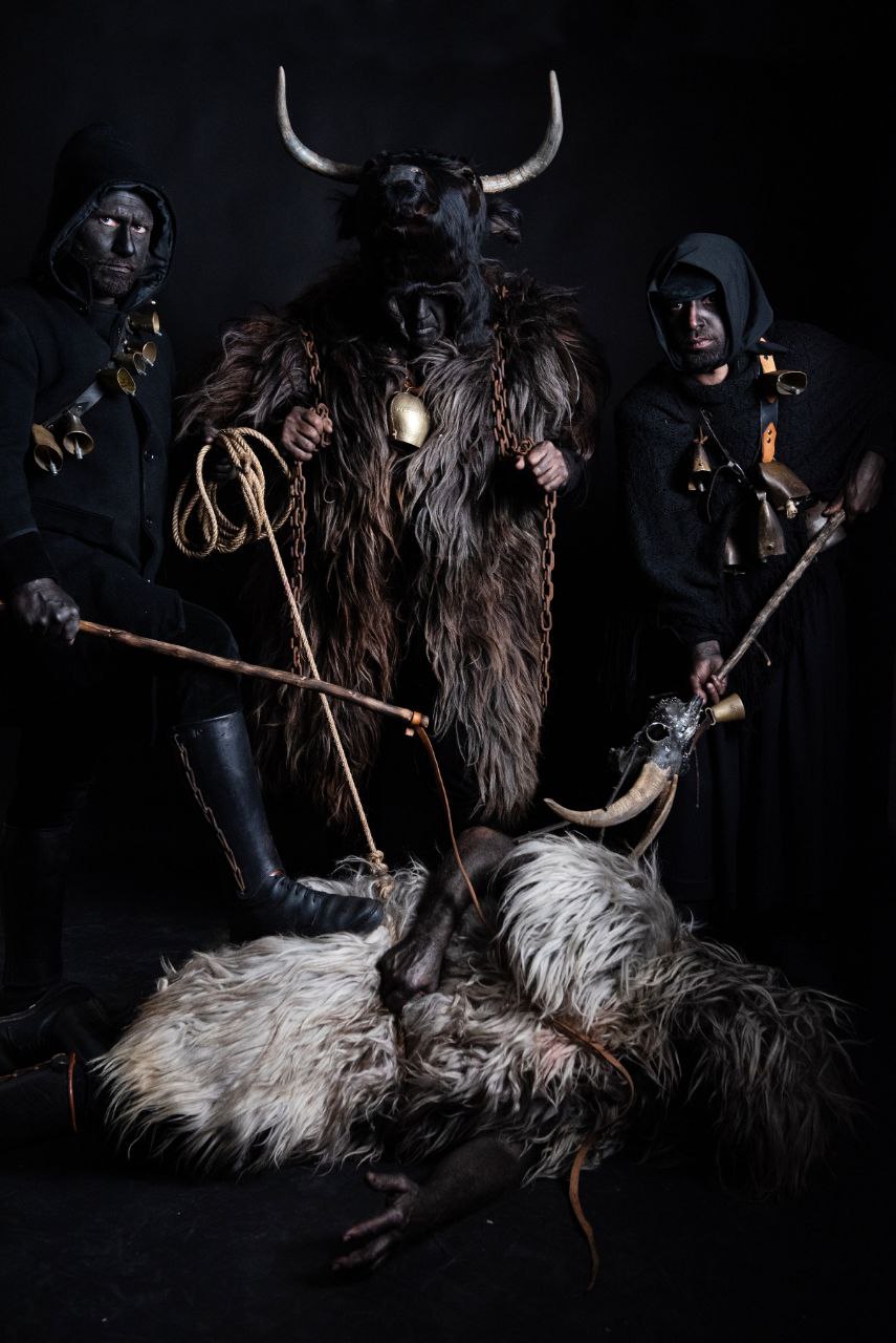 Sant'Antoni de su fogu, in Thiniscole sa prima essida de s'Orcu de ...